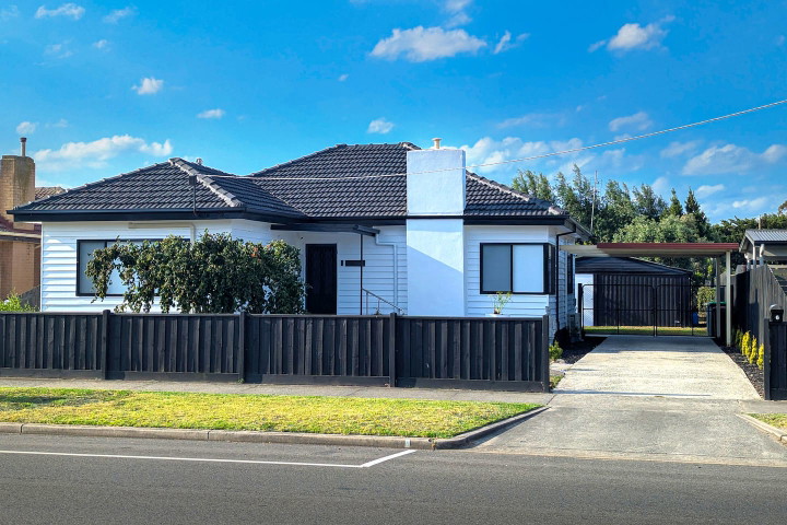 Home In Moe - Trafalgar