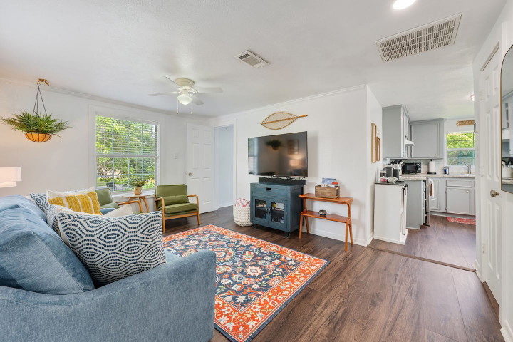 Sleek Bryan Apt | Mins To Tamu & Downtown - Bryan, TX