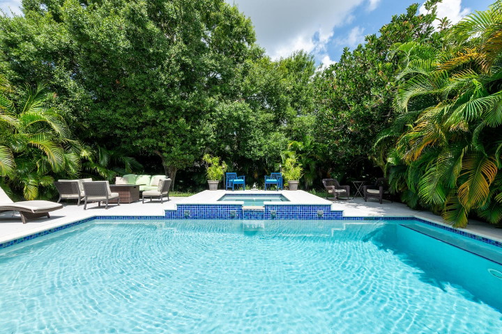 Tropical Paradise Heated Saltwater Pool/spa - Stuart, FL