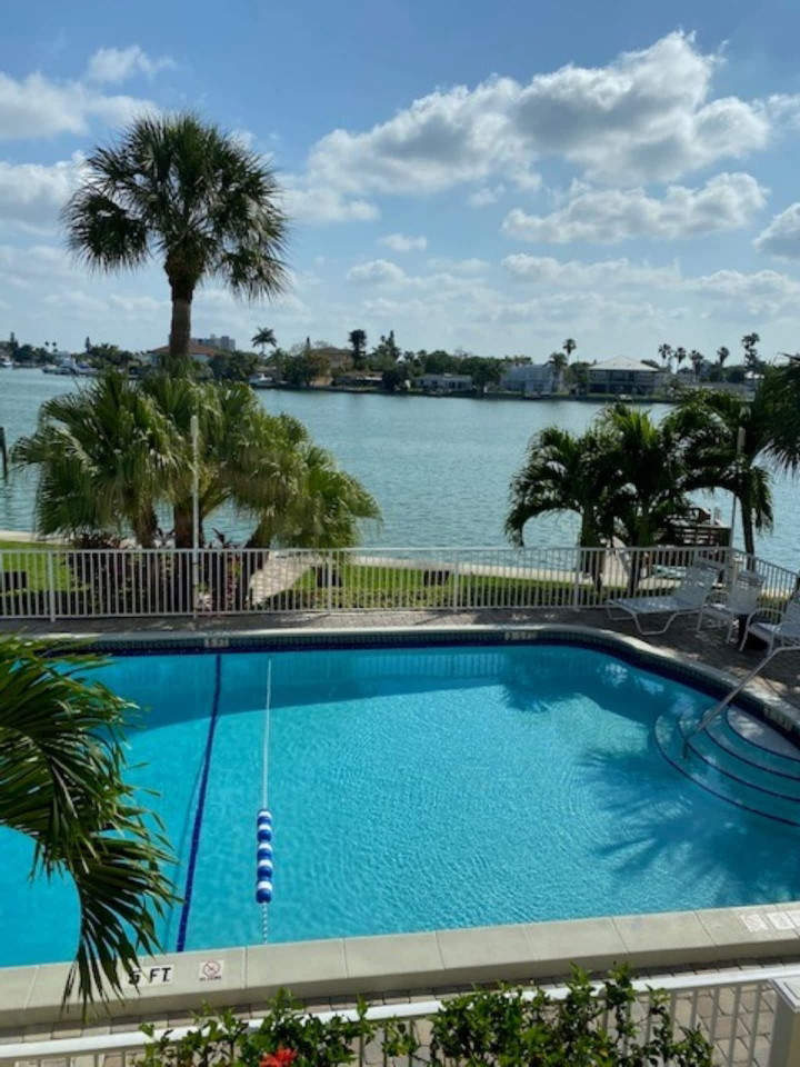 Treasure Island 1 Br Condo Intercoastal Waterfront - Treasure Island, FL