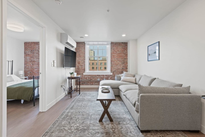 Walk To Riverfront Park! Downtown Gem W Pool Table - Spokane, WA