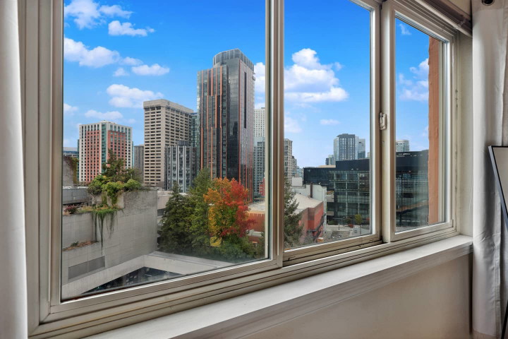 High Floor Overlooking Dt & Conv Ctr, Free Parking - Seattle, WA