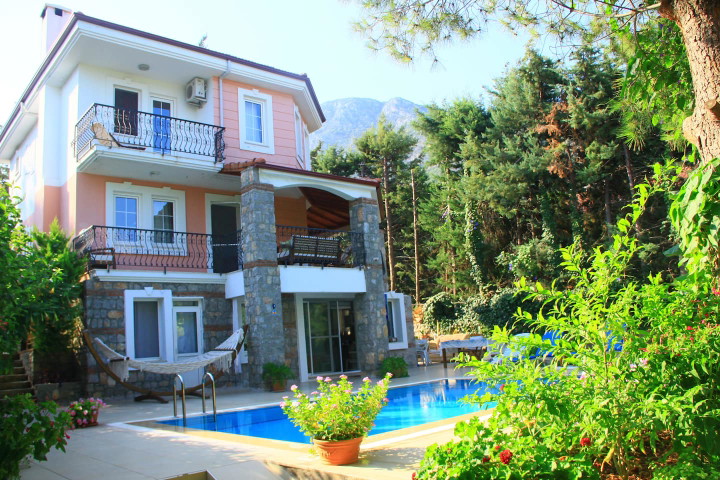 Villa De Charme Avec Piscine Privée Et Vue Sur La Montagne - Ölüdeniz