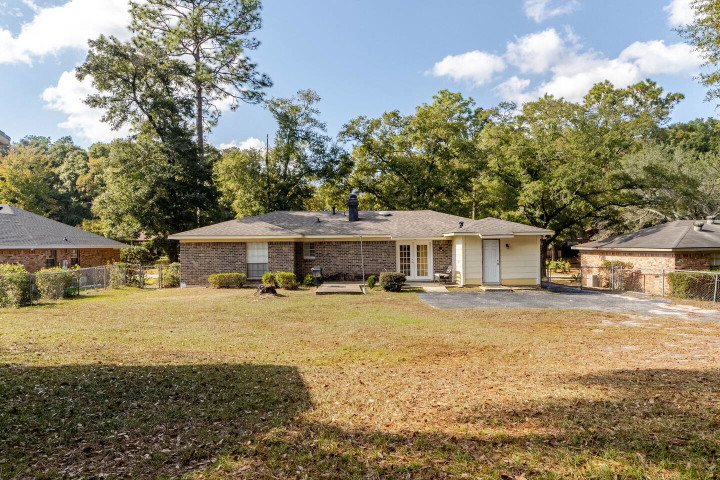3br Gem; Free Parking*sleeps 4*near Municipal Park - Mobile, AL