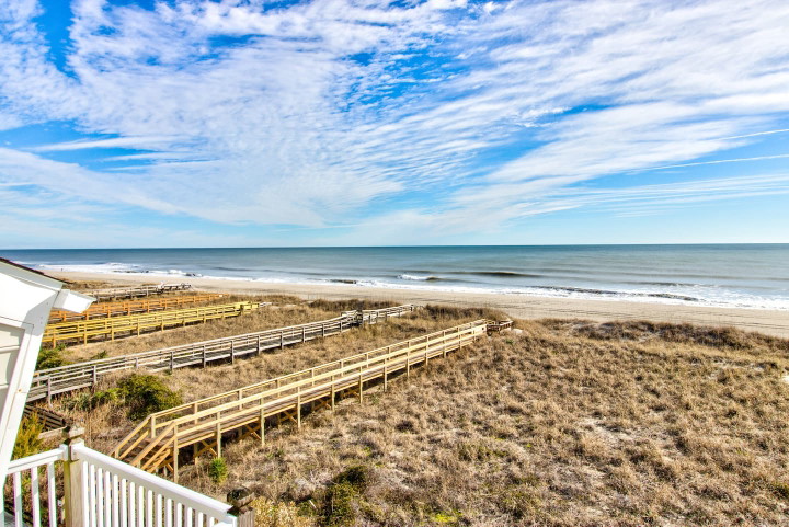 The Perfect Luxury Ocean Front Beach Vacation. - Carolina Beach, NC