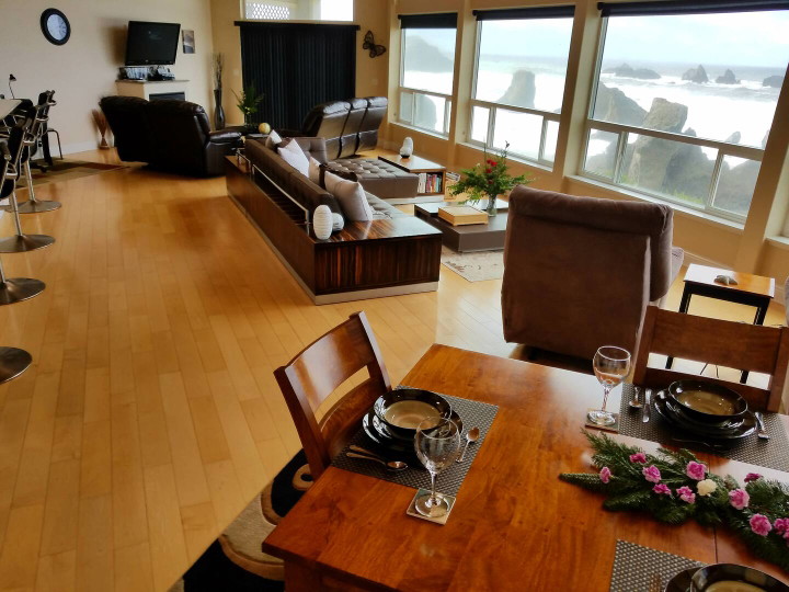 Unobstructed Oceanfront Luxury Home Pet Free - Bandon, OR