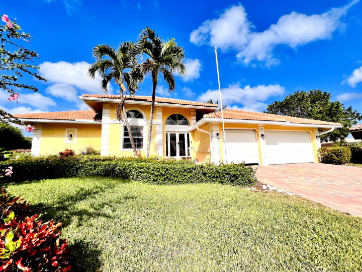 Waterfront |Heated Pool & Jacuzzi | 1mile To Beach - Marco Island, FL