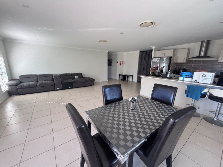 Cozy Budget Stay For Couples Or Solo- 1br - Kingswood