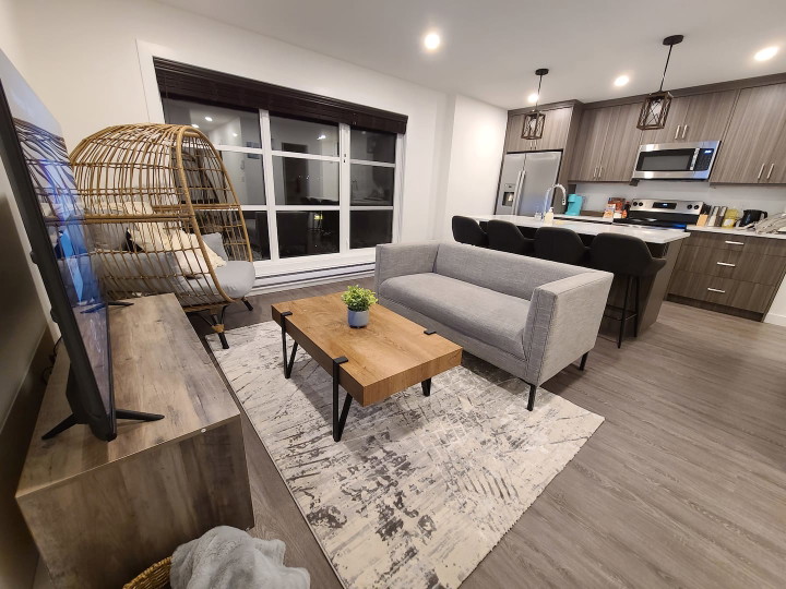 Entire Upper Level Suite - East Regina - Regina