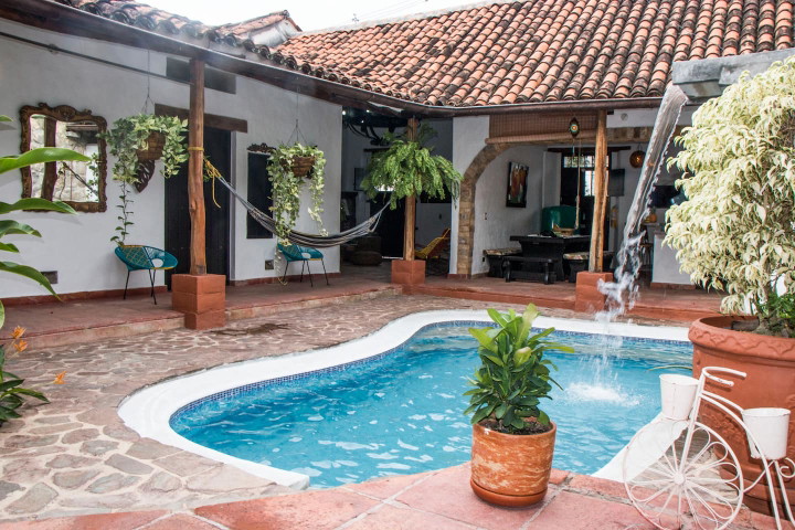 Charmante Maison Coloniale Avec Piscine à Honda - Honda