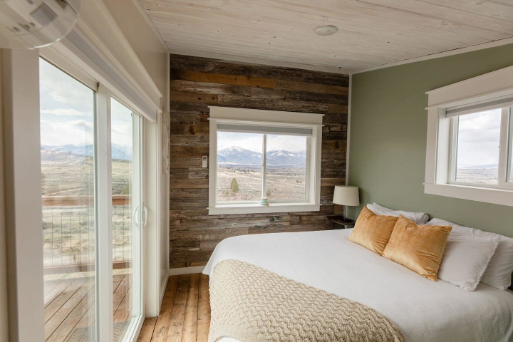 Modern Tiny House With Spectacular Views - Montana