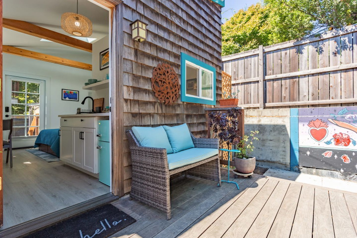 A Wee Proper Cottage - Oakland, CA