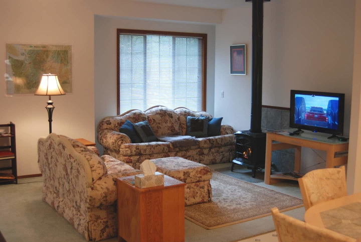Private Home In Wooded Tranquility, Near Seattle - Bothell, WA