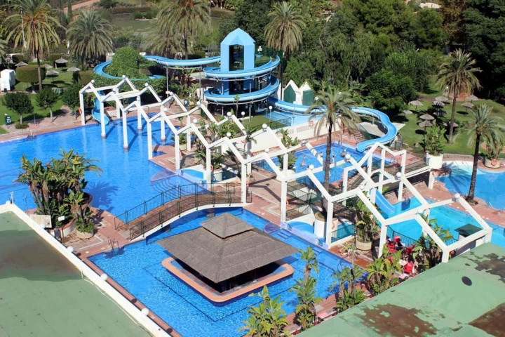 Benalbeach | First Line Beach & Pools - Benalmádena