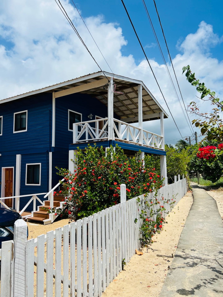 One Bedroom, Full Kitchen, Placencia Village - Placencia