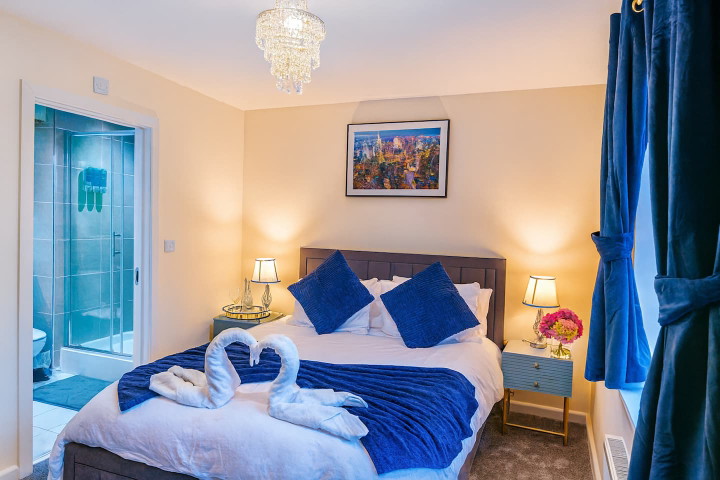 Rg2 4bdr Grand Home Parking Contractor & Family - Reading