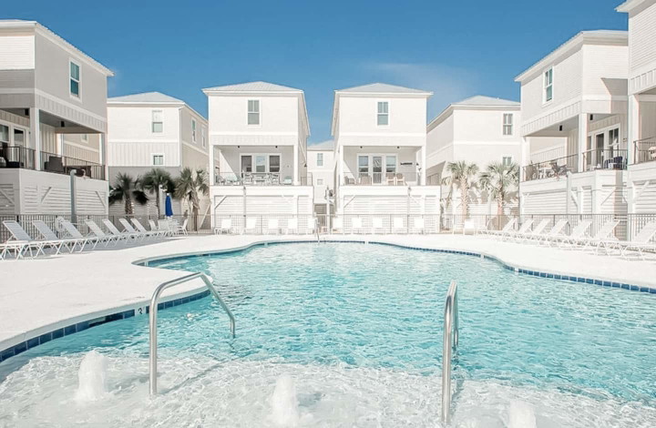 Driftwood Haus - Steps To Beach - 7 Separate Beds - Pet Friendly - Pool - Grill - Alabama