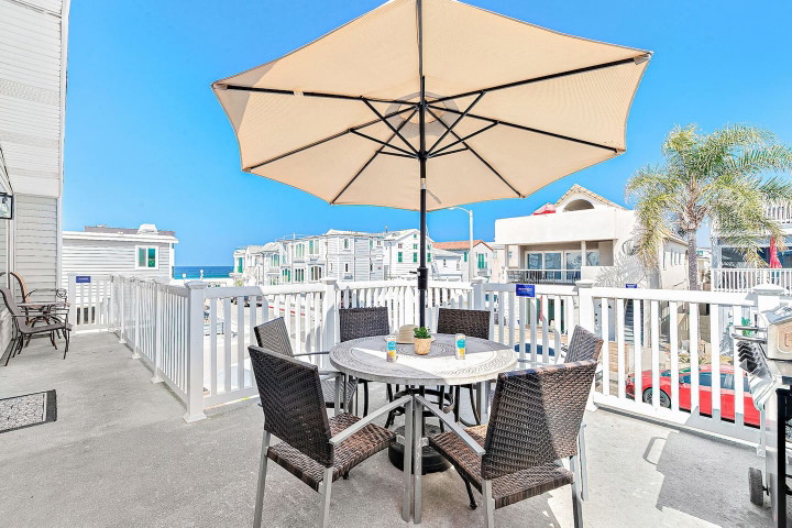 A Guest Favorite! | Comfy & Hyper Clean - Newport Beach, CA