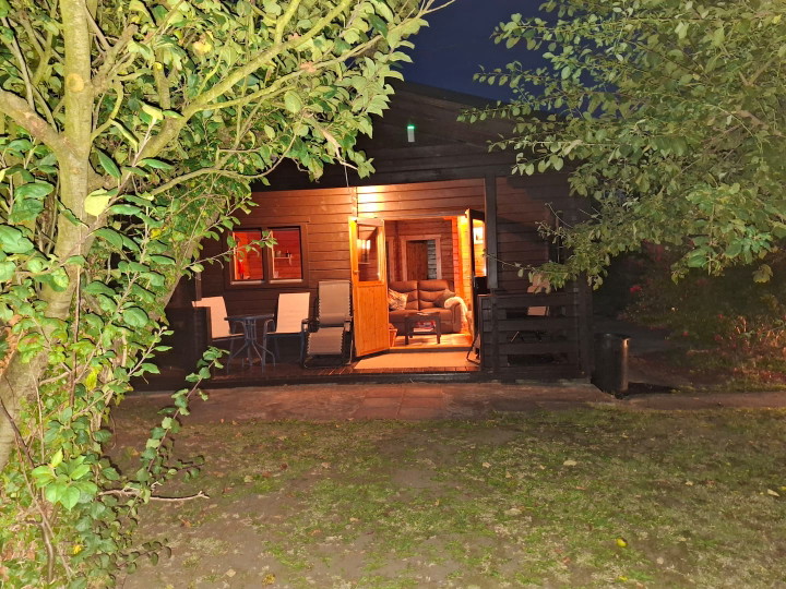 Cosy Orchard Cabin With Wood Burning Stove" - Tramore