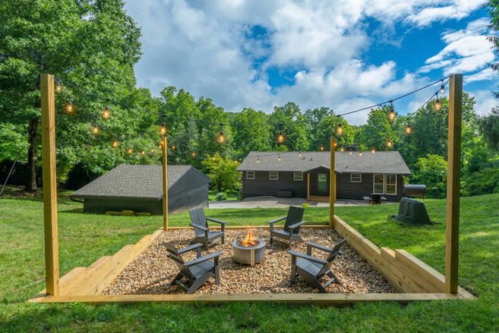 Family Retreat | Fire Pit & Grill On 4.5 Acres - Maggie Valley, NC