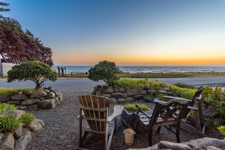 Restored Home With Unobstructed Ocean View, Steps To The Sea - Cambria, CA