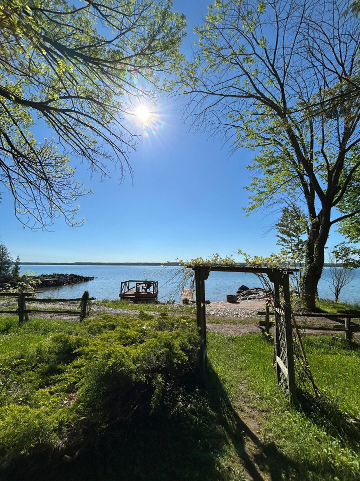 Balmy Beach Cottage - Owen Sound