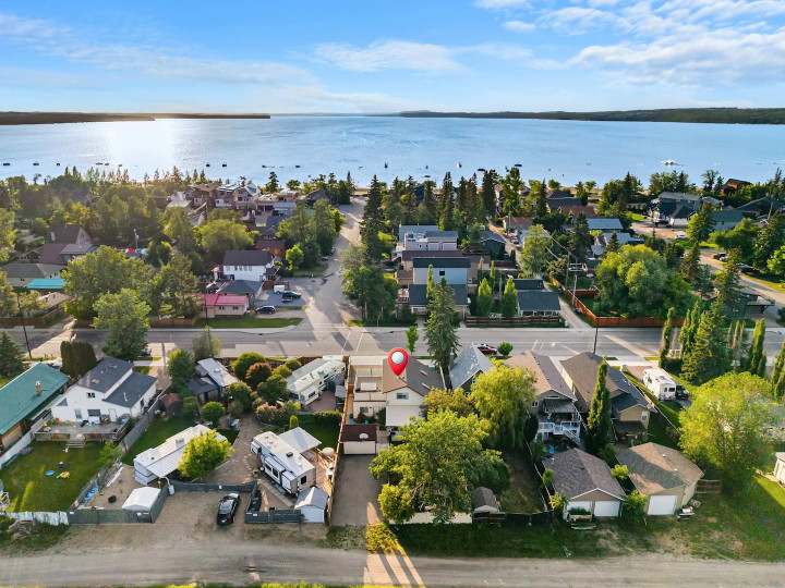 Tahimik Shores | By Lake | Bbq+firepit | Sleeps 10 - Sylvan Lake, AB