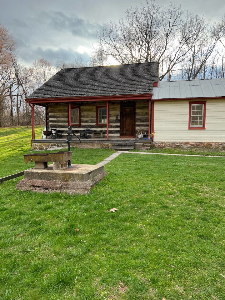 Log Farmhouse On 20 Acres Hershey And Hersheypark - Hershey, PA