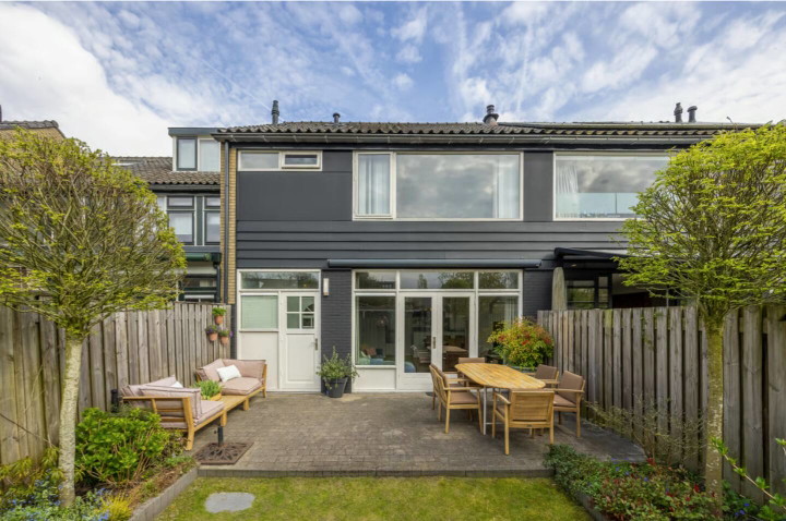 Ruime Gezinswoning In Laren Met Tuin En Garage - Soest