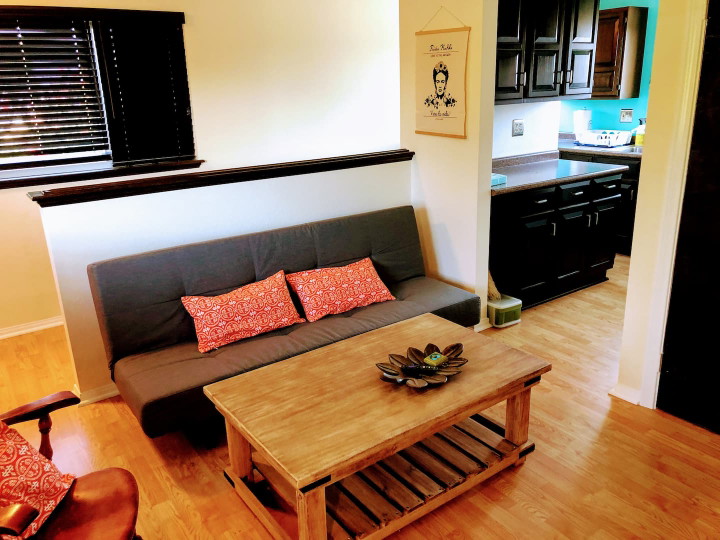 2 Bedroom Eastside Costa Mesa Apt - Newport Beach
