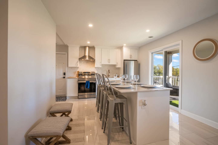 River Front | Free Parking | Newly Renovated - Cornwall, ON, Canada