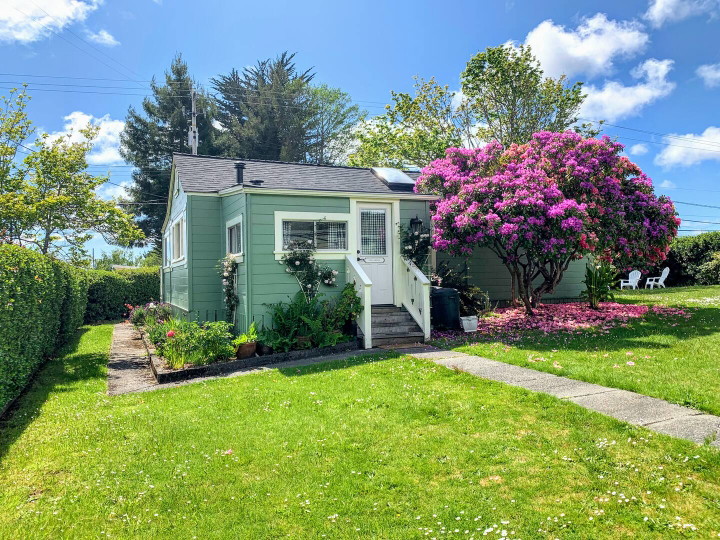 Sunny Cottage, Close To Town & Family Friendly - Arcata, CA