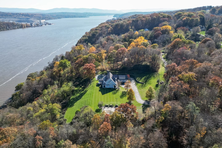Hamptons On The Hudson: Pool, Spa, Bbq, Views! - Poughkeepsie, NY