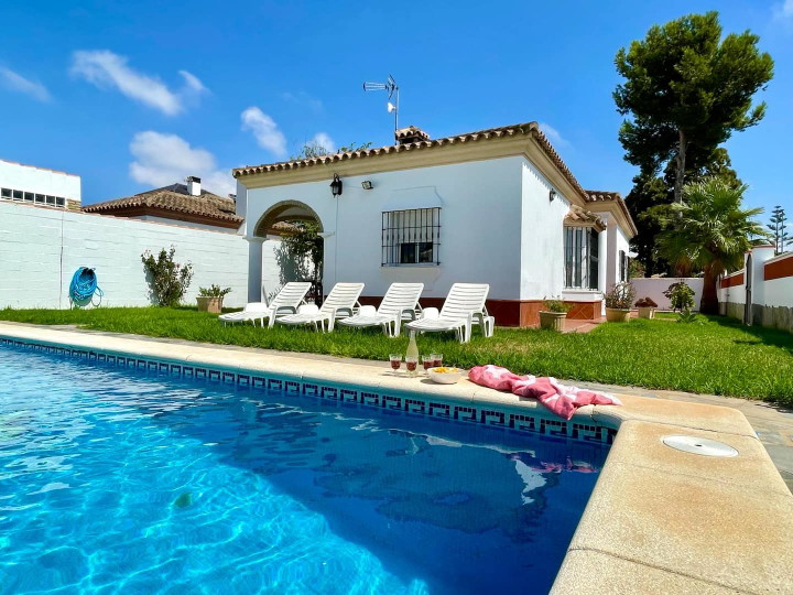 Villa With Pool In Chiclana - İspanya