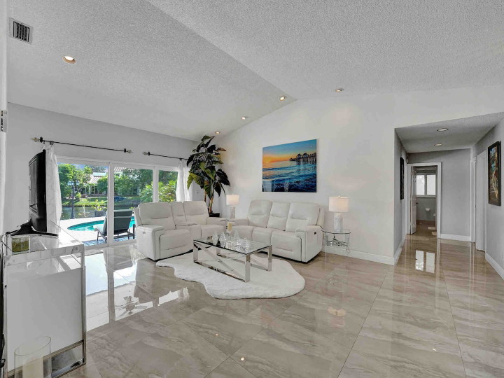 Calm & Fun At Jacaranda - Broward County, FL