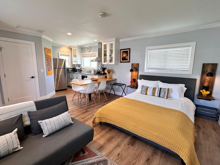 Private Studio Near La Jolla & Pacific Beach - San Diego, CA