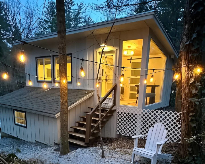 Serene Woodland Loft Near Downtown Hendo & Dupont - Hendersonville, NC