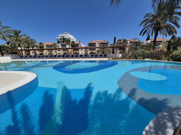 Havuzlu Sitede,casinolara Yürüme 3+1 Daire - Girne
