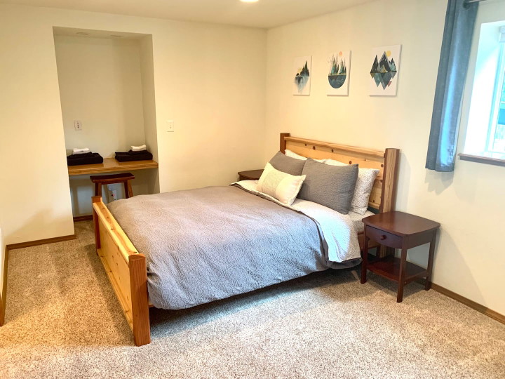 Quiet Apartment In West Colorado Springs - Colorado Springs, CO