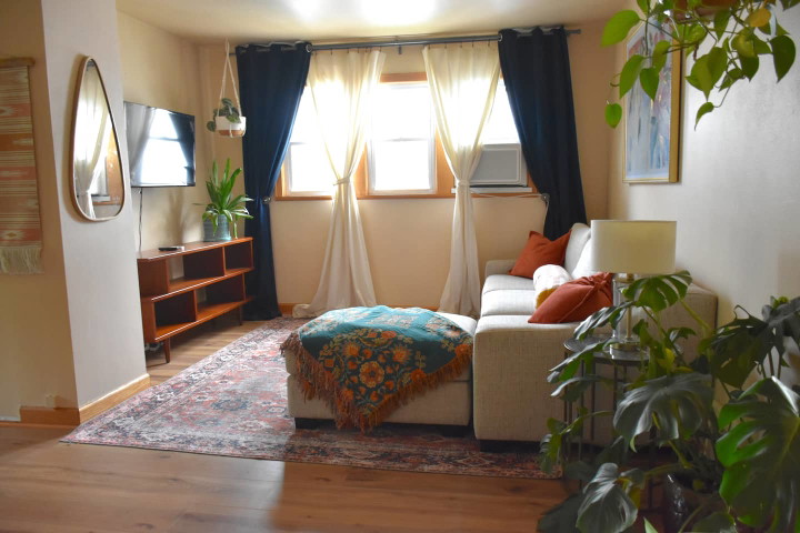 Charming Home W/ Eco-friendly Amenities & Parking - Milwaukee, WI