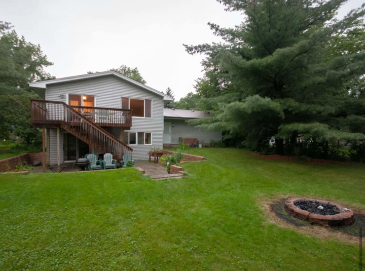 Entire Lower Level With Great Backyard. Has W/d! - Minneapolis, MN