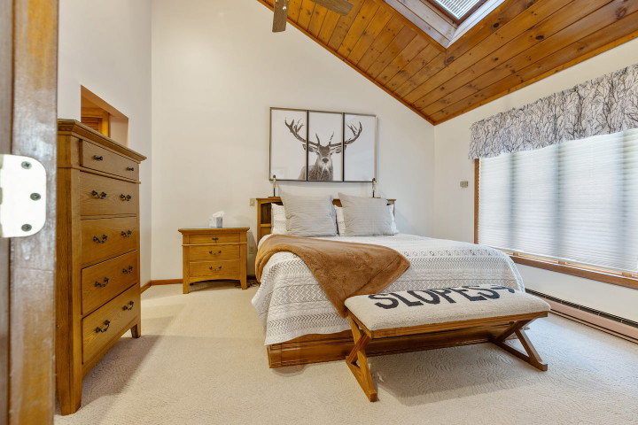 North Conway Getaway - Minutes From The Action! - Conway, NH