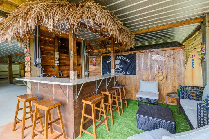 Tiki Bar + Steps To The Beach + Pet Friendly. - Biloxi, MS