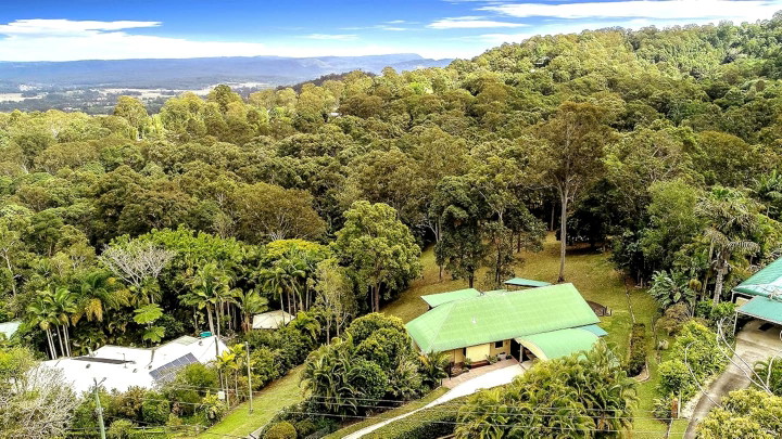 Noosa Hinterland Acreage Close To Coolum Beach - Sunshine Coast