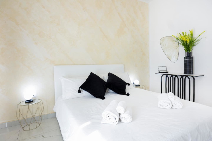 A Stone's Throw Away Capri Vacation Home - Isla de Capri