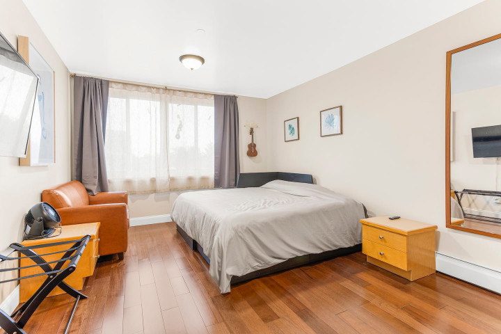 Bright Modern Studio  Free Garage Parking - New York