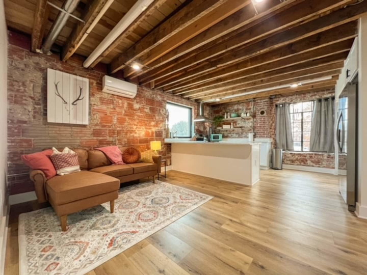 2 Bedroom 1 Bath Loft Apartment - Lexington, NC
