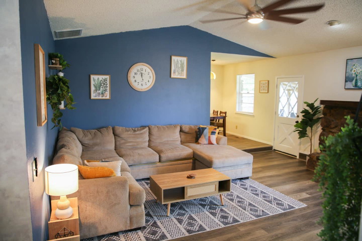 Broken Arrow Home -Cozy Design, Family Friendly - Broken Arrow, OK