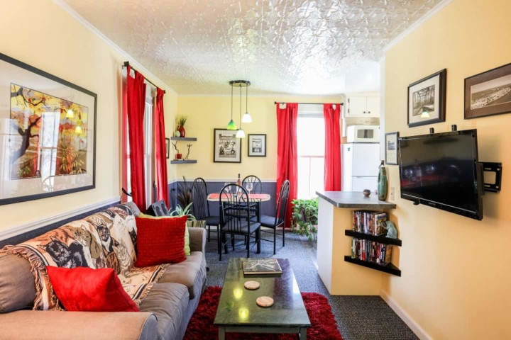 Cyclismo - Suite 2 | Vicino A Main St. | Meraviglioso Portico - Fredericksburg, TX