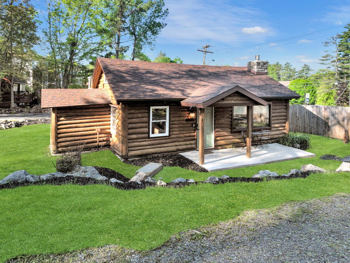Walk To Beach - Close To Town - Pet Friendly Cabin - Lake George, NY